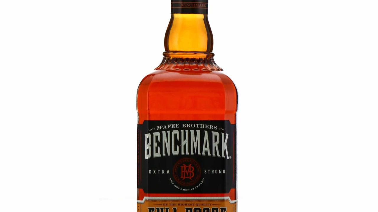 McAfee's Benchmark Full Proof Kentucky Straight Bourbon Whisky | Whisky ...