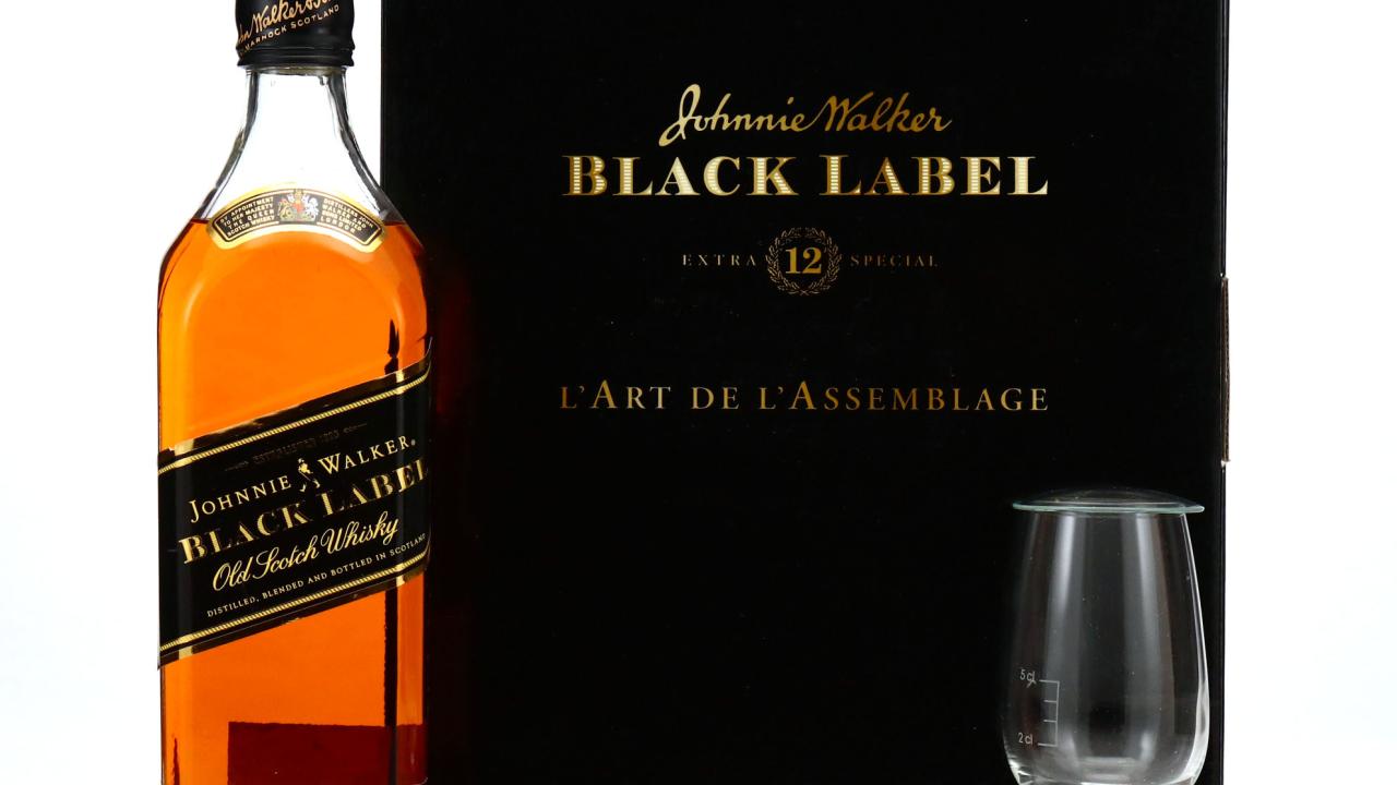 Johnnie Walker 12 Year Old Black Label Gift Set Whisky | Whisky Auctioneer
