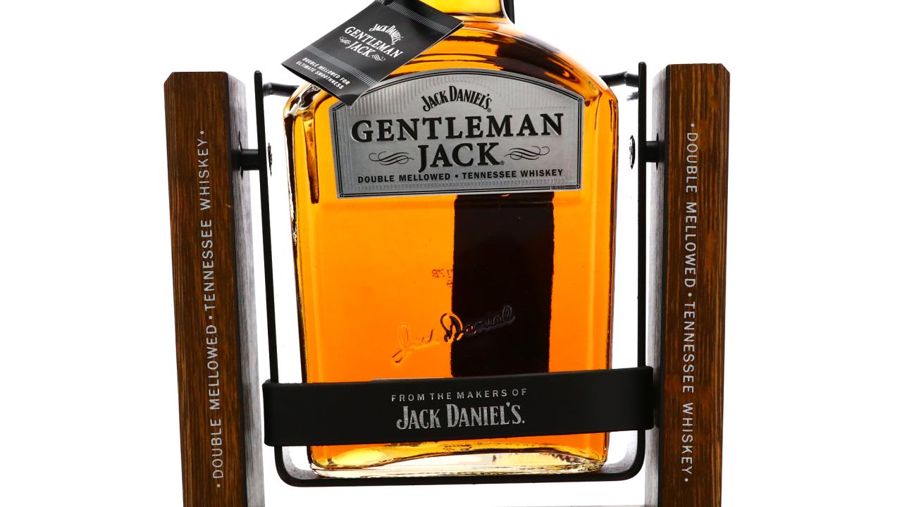 Jack Daniel's Gentleman Jack - includes Pouring Cradle Whisky | Whisky ...