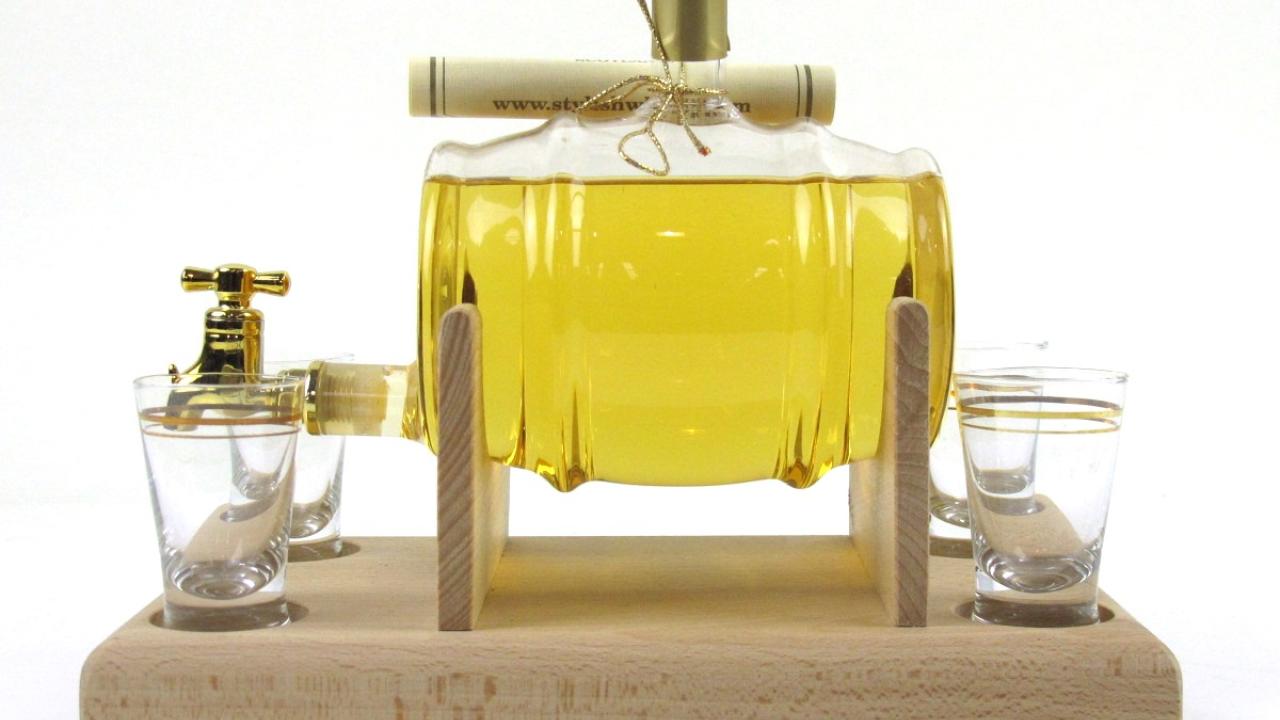 Highland Malt Whisky Glass Cask Decanter / Including 4 Glasses Whisky ...