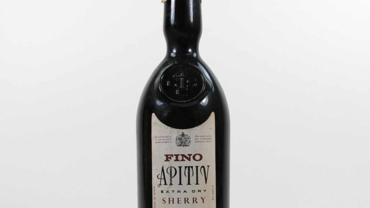 Sandeman Fino Apitiv Extra Dry Sherry Whisky | Whisky Auctioneer