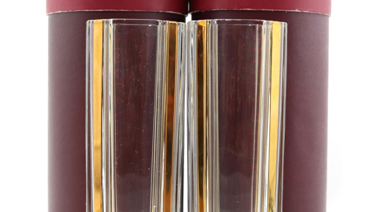 Johnnie Walker Glass / Alexander and James x 2 Whisky | Whisky Auctioneer